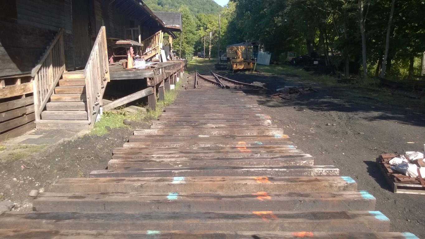 House Track Extension - Shelburne Falls Trolley Museum