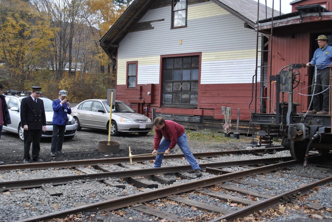 House Track Extension - Shelburne Falls Trolley Museum